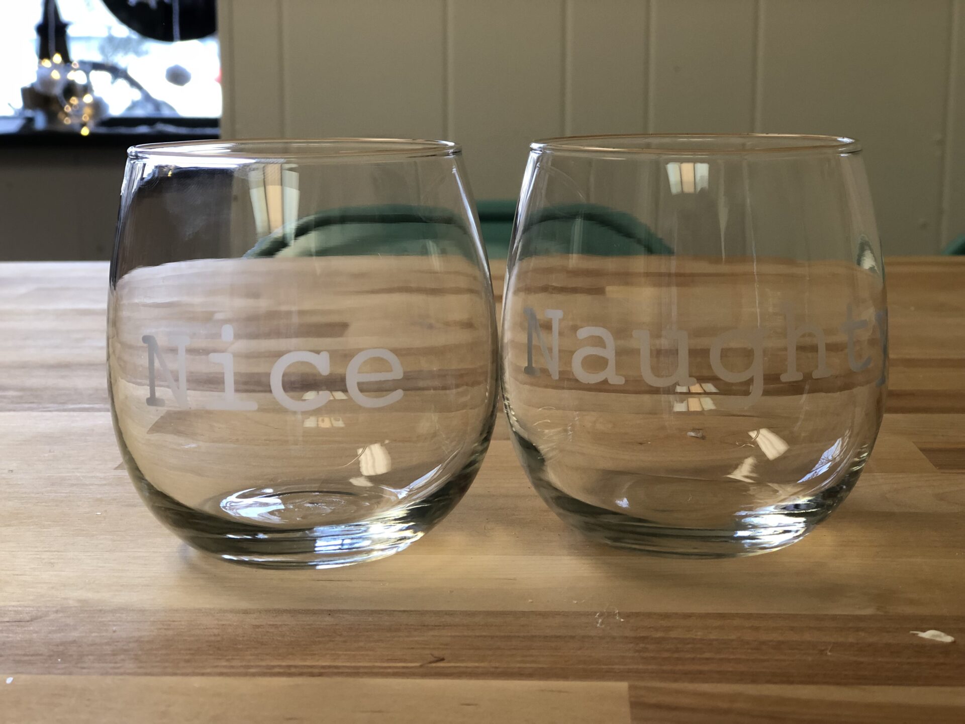 Design your own wine glasses - Around River City